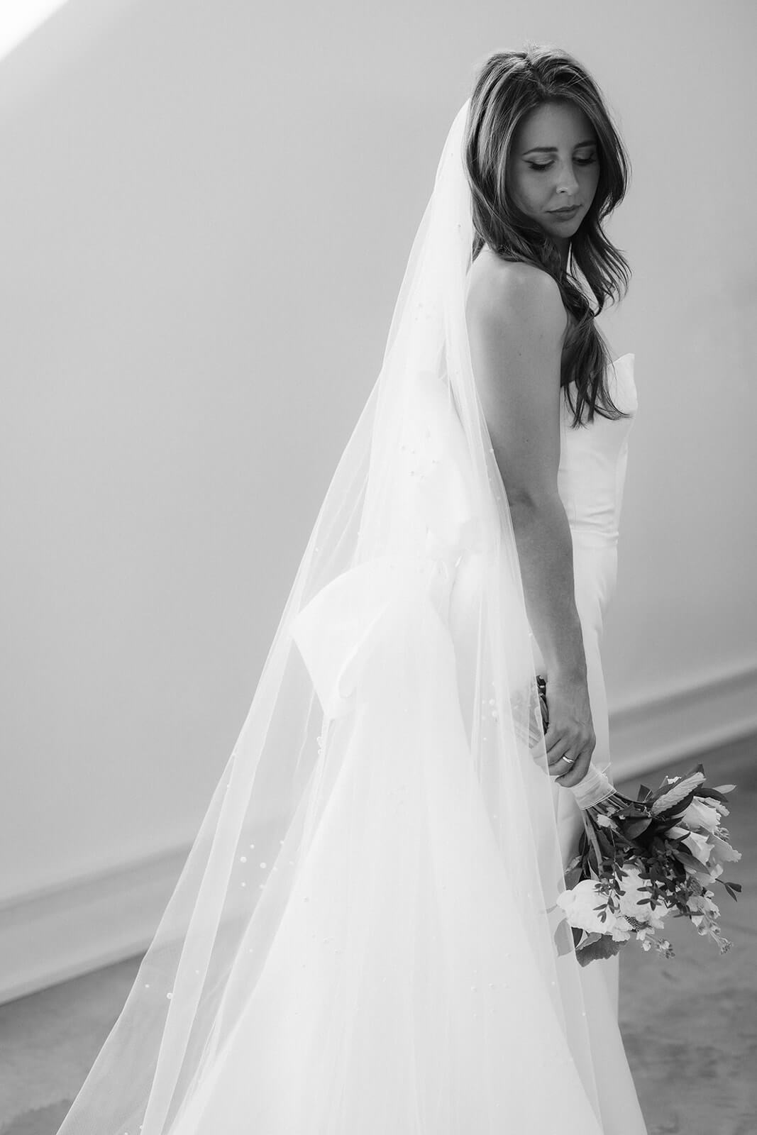 A Lovely Classic Wedding with a Modern Edge at Parkside Hall - OkCrowe ...