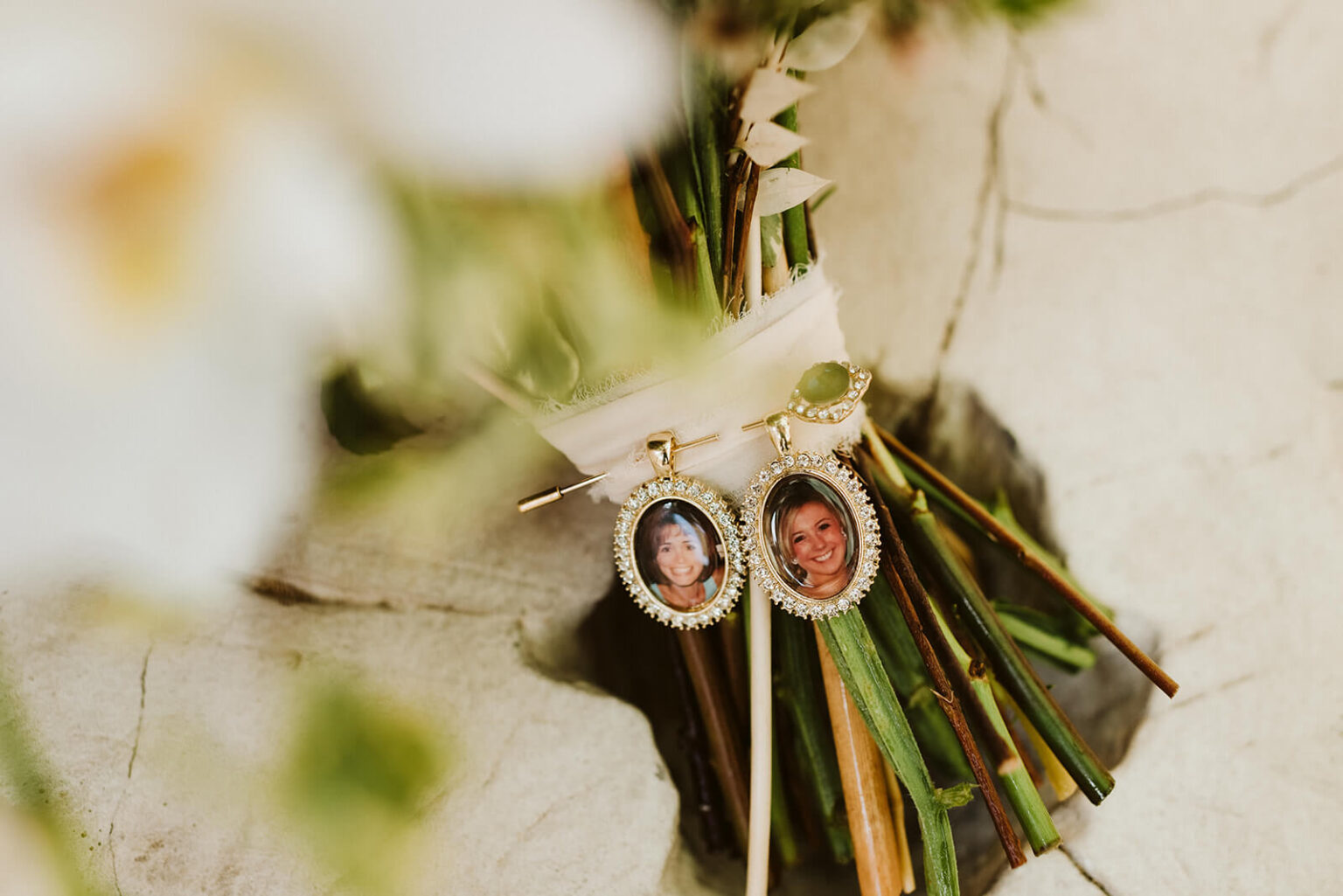 15 Beautiful Ways to Honor Your Passed Loved Ones On Your Wedding ...